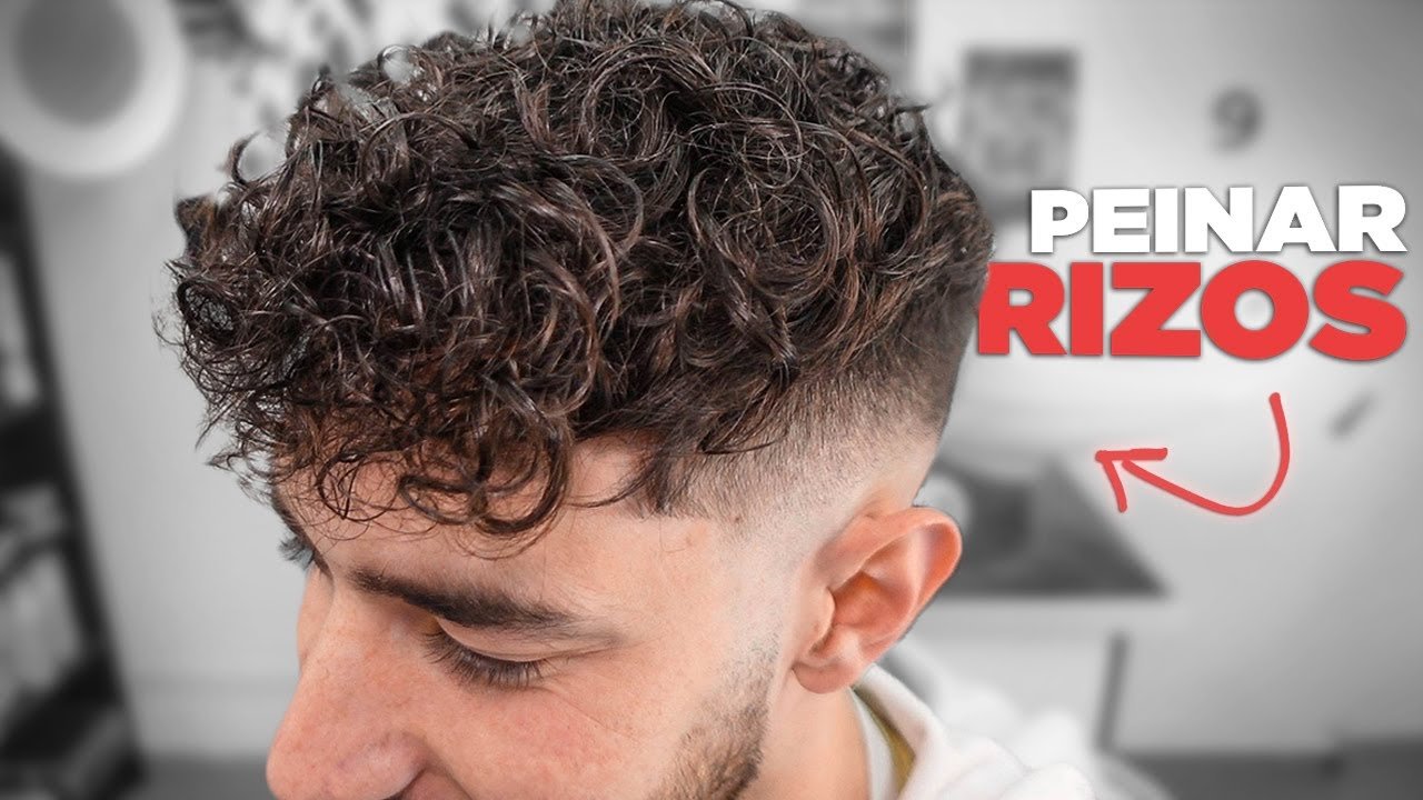 Cómo peinar el pelo rizado en Hombres: Guía para un look definido y si ...